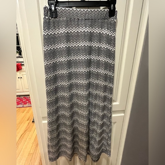 Signature Studio | Skirts | Signature Studio Maxiskirt | Poshmark